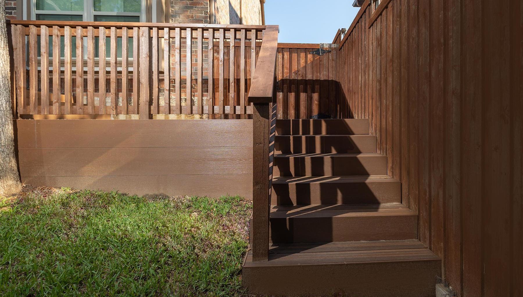 Why Choose Composite Decking for Your Outdoor Space?